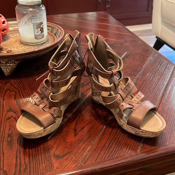 Rialto | Shoes | Rialto Comfort Platform Shoes Size 65 | Poshmark